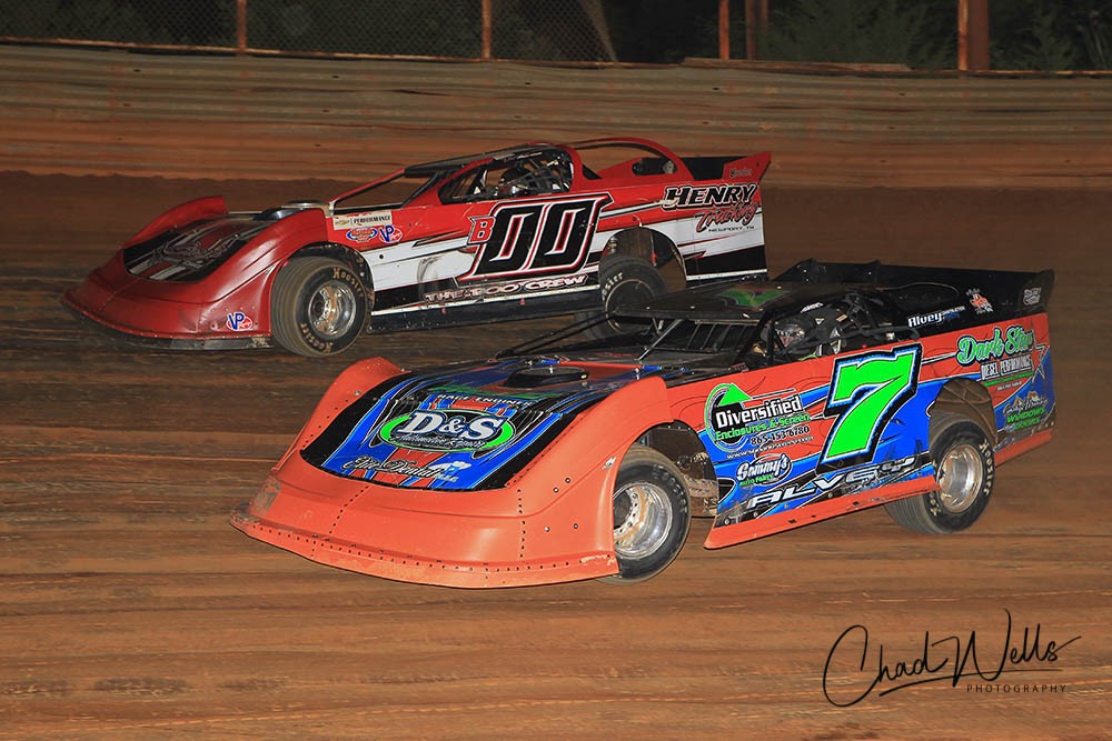 Owens steals World of Outlaws $10,000 win from Madden at Volunteer ...